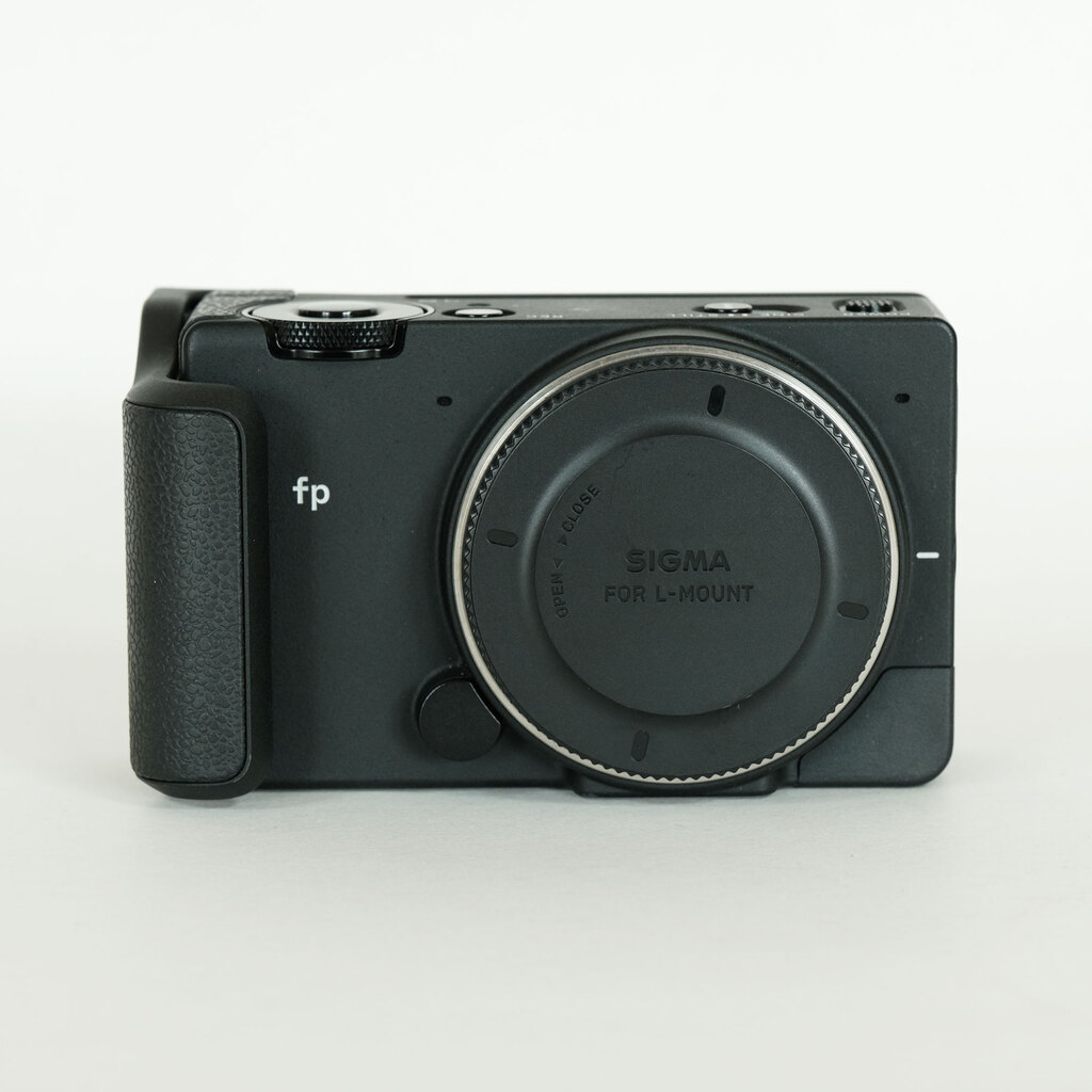 SIGMA fpの出品 | ONE SCENE（ワンシーン）