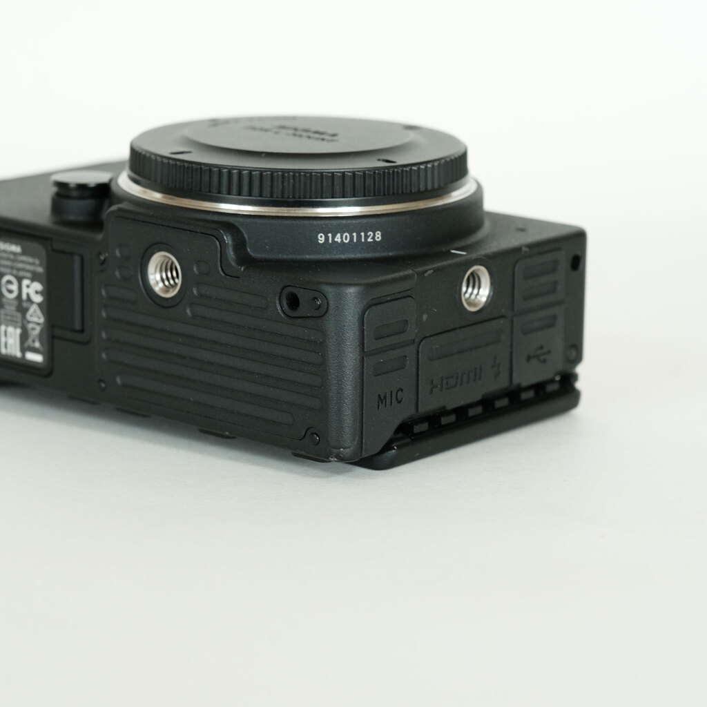 SIGMA fpの出品 | ONE SCENE（ワンシーン）