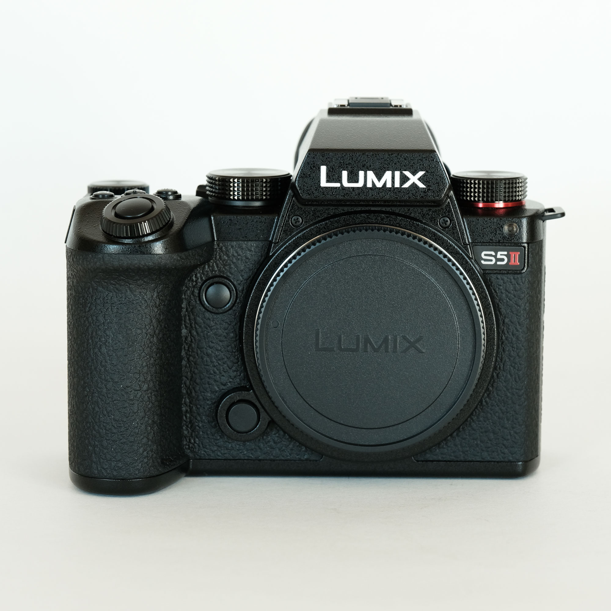 Panasonic LUMIX DC-S5M2を徹底解説。愛用者レビュー・作例付き | ONE SCENE（ワンシーン）