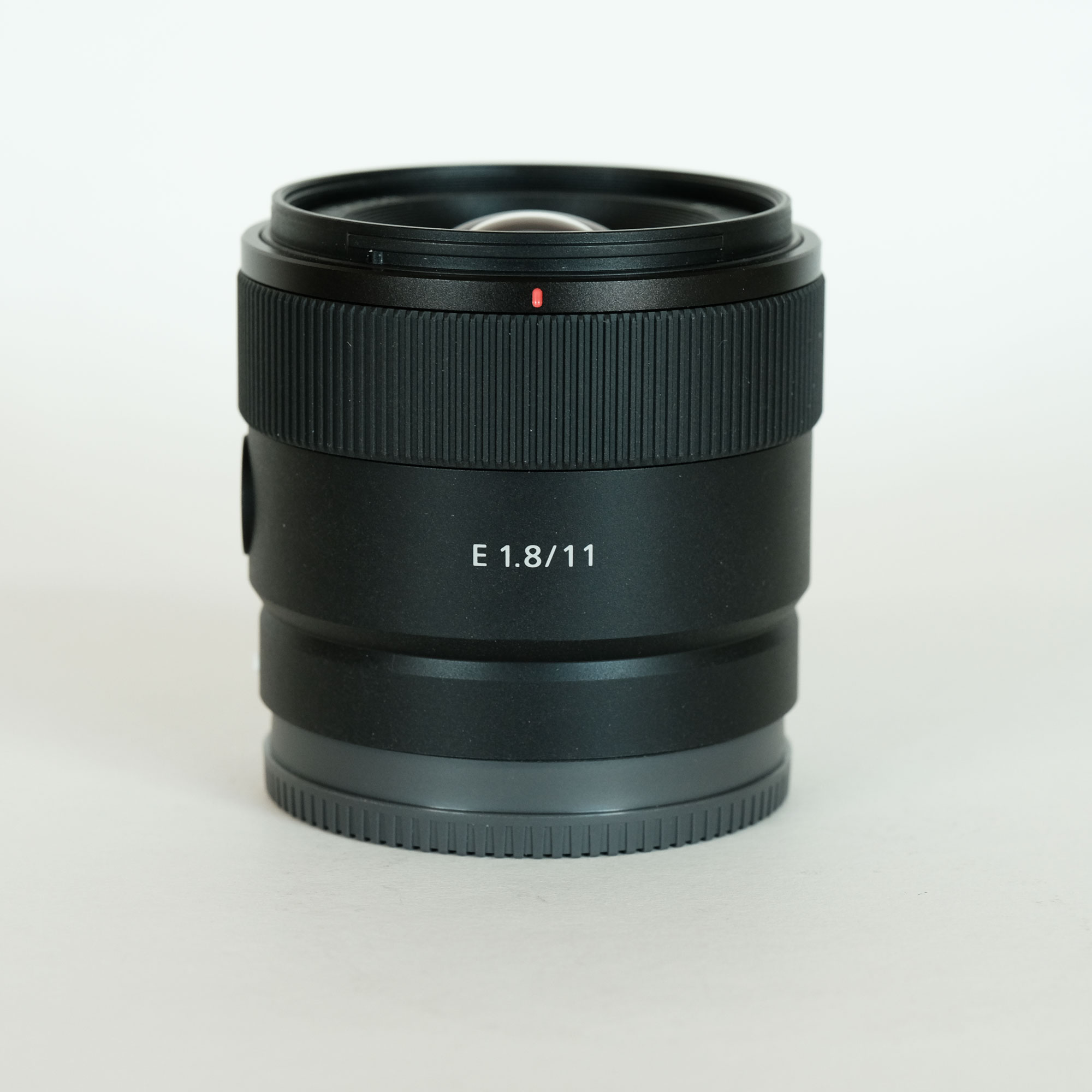 SONY E 11mm F1.8 SEL11F18を徹底解説。「バーゲンプライス」と表現されるほど評価の高いレンズ | ONE SCENE ...